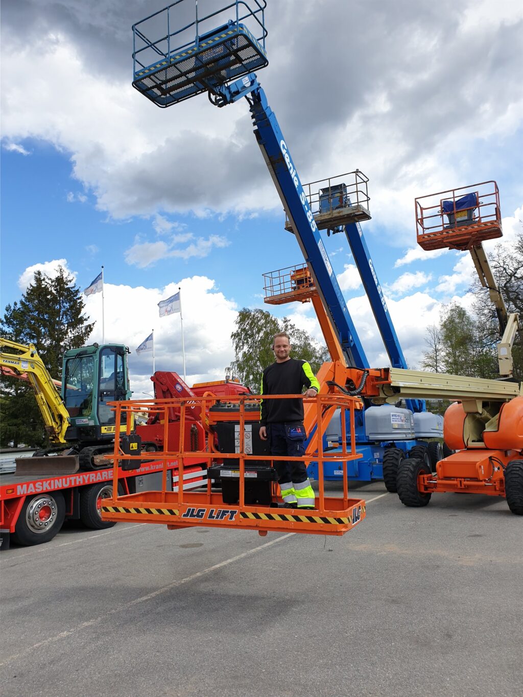 Kranlyft Maskinuthyrning - Ottosson Truck